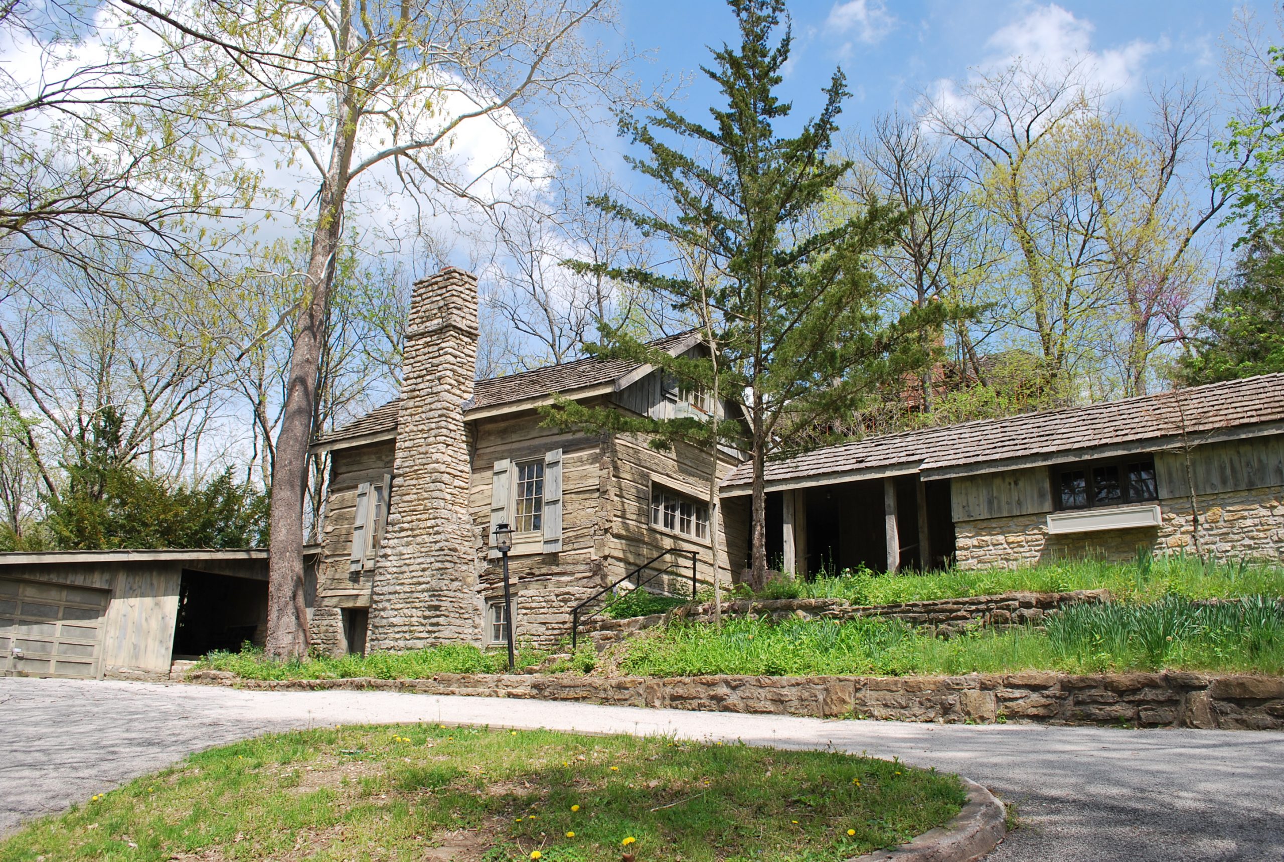 Day Log House – Nature Center | STRATA